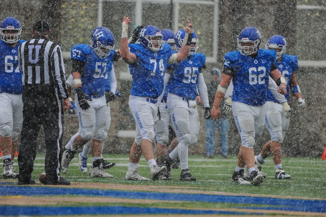 Football sends seniors off with shutout win over Bates - News ...