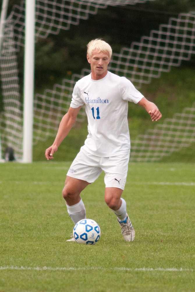 Men's soccer stays undefeated with 4-1 win - News - Hamilton College