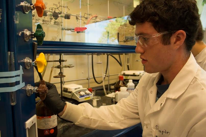 Jon Shapiro ’17 Studies Chemical Reactions With Biological Activity ...