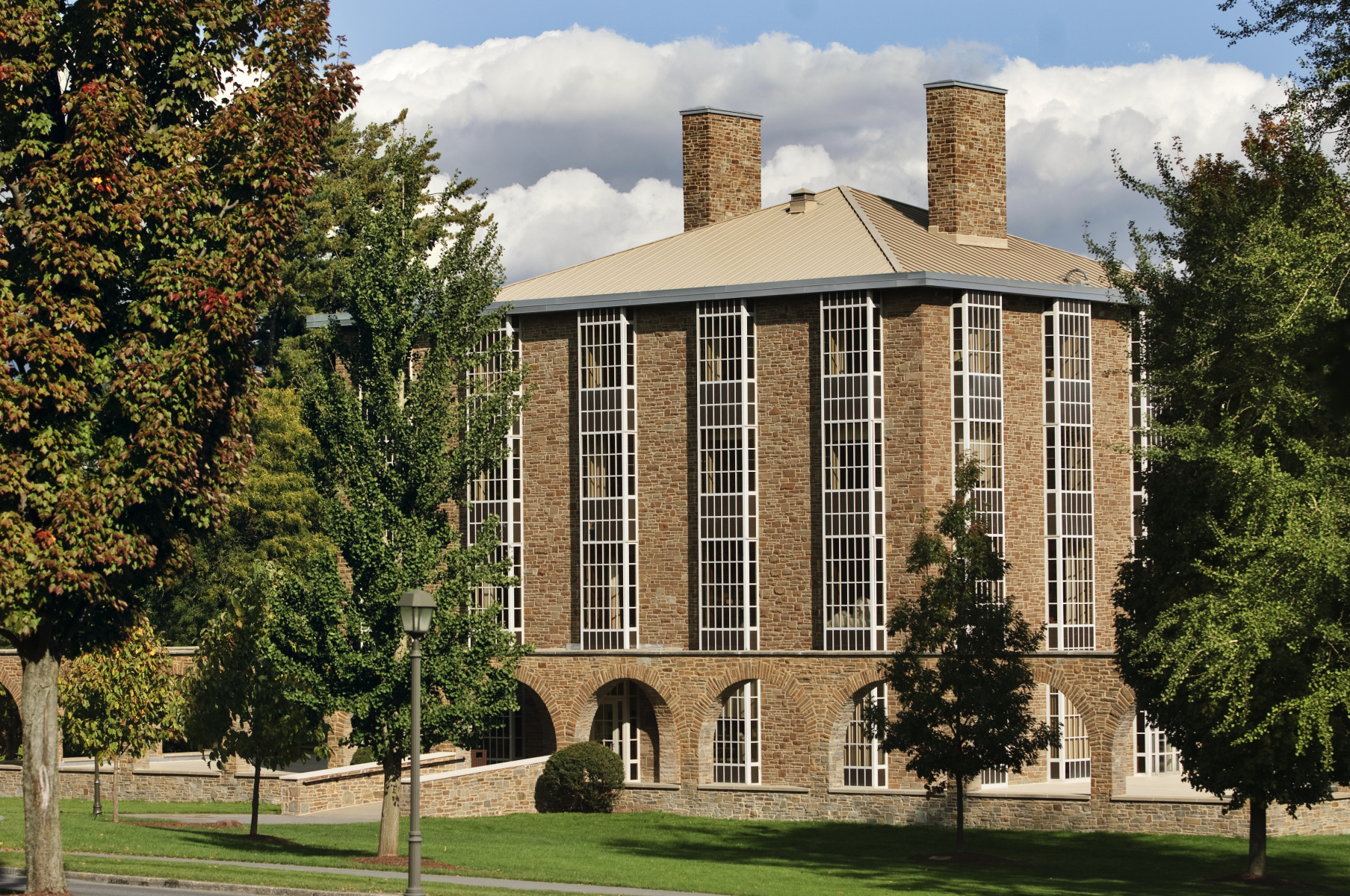 Fall 2006 - Faces Behind the Facades - Hamilton College
